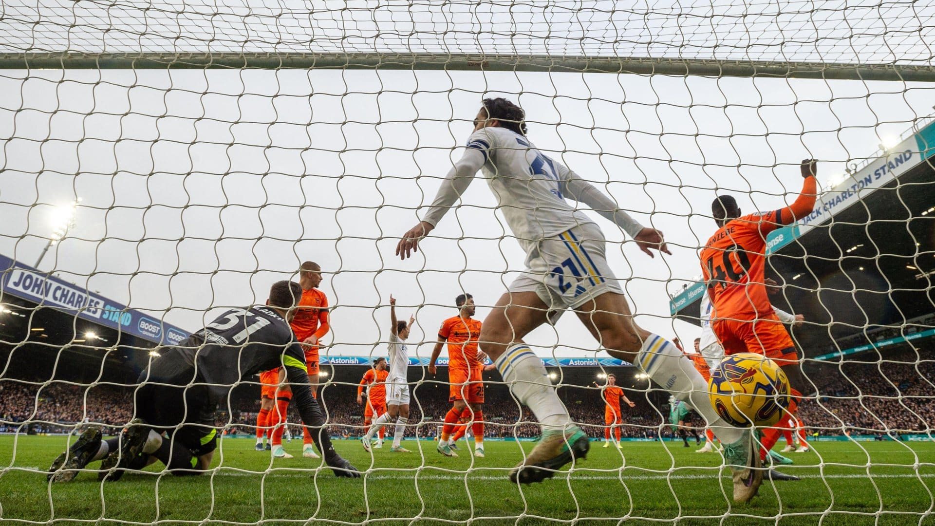 Leeds United 4-0 Ipswich Town: Sticking with it • The Square Ball